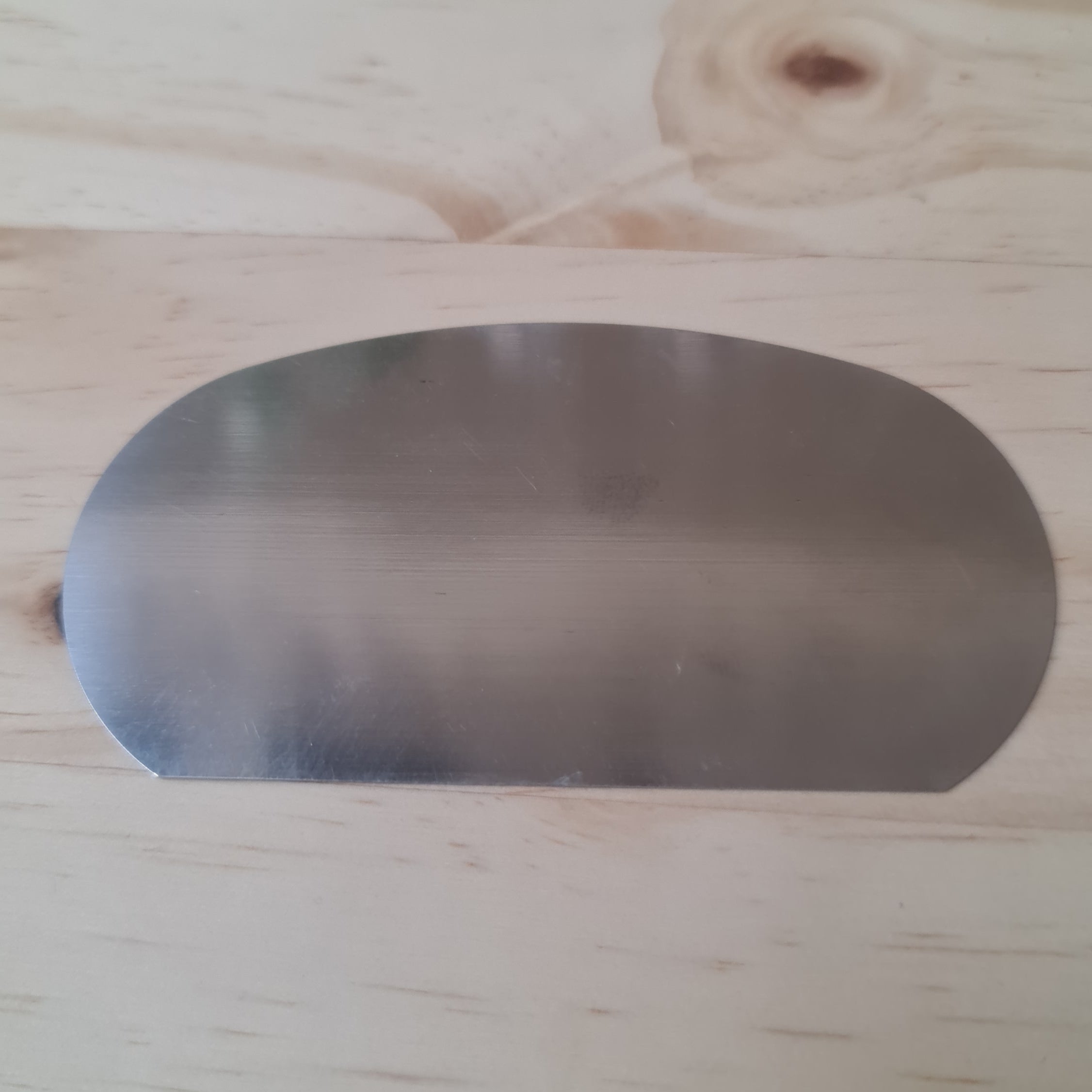 Flexible Metal kidney – South Downs Clay